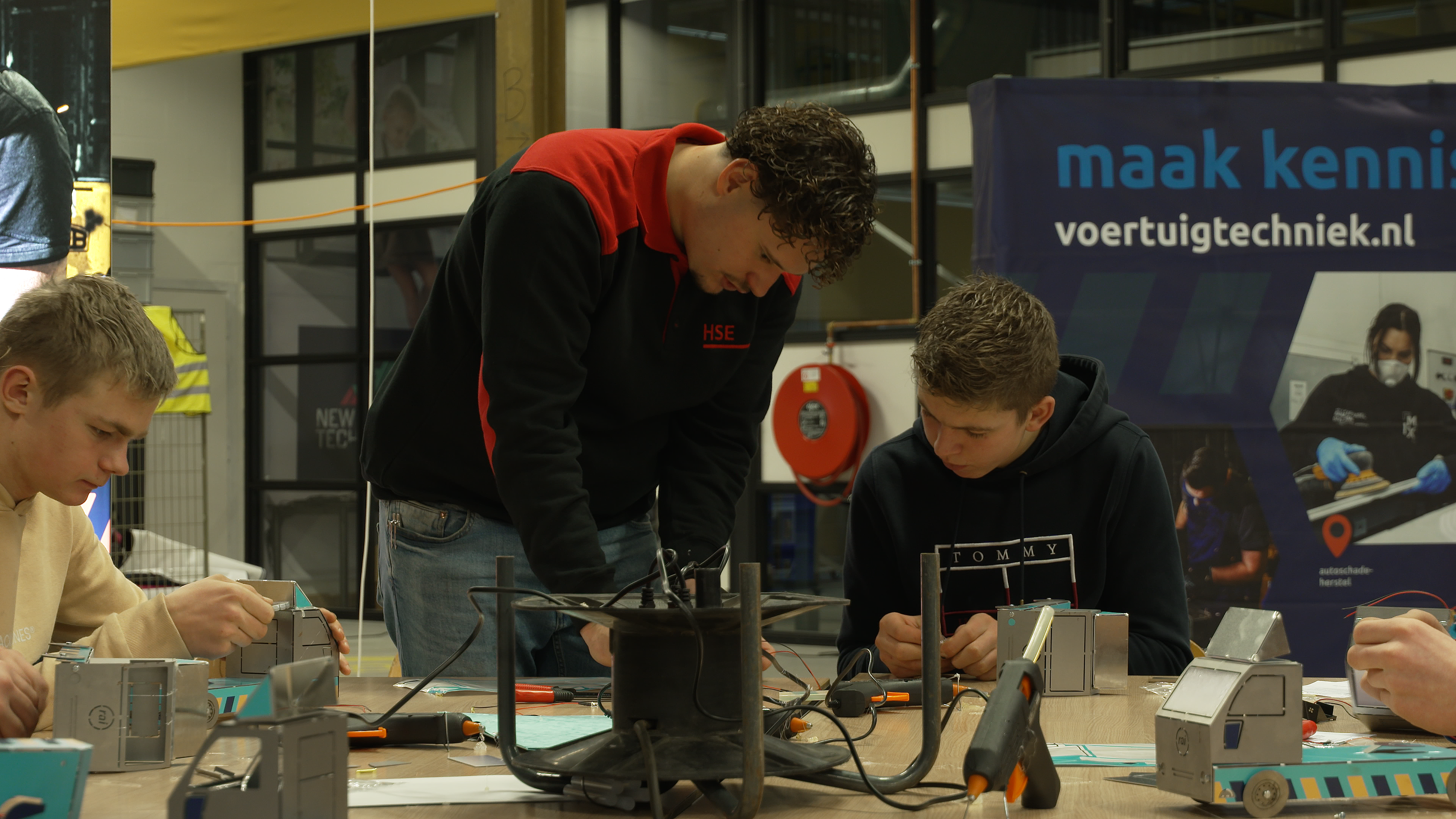 Eerste gastlessen vanuit Voertuigtechniek.nl een succes! - OOC